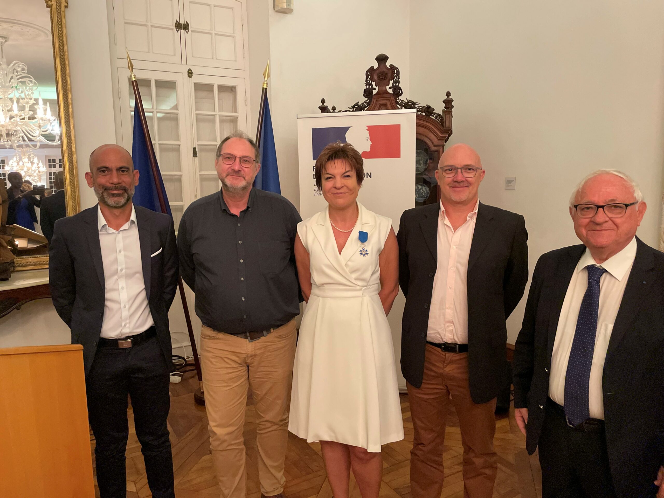 Félicitations au Professeur DORAY pour sa distinction de Chevalier dans ...